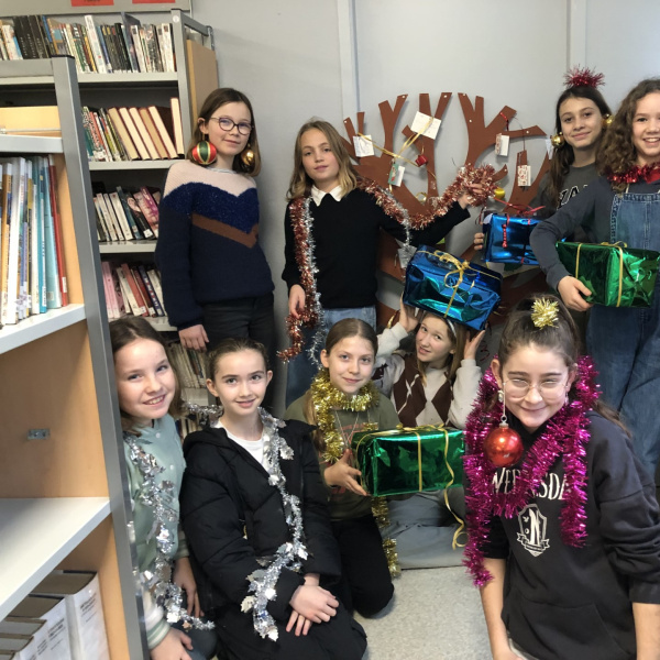 Activités de Noël au CDI - Collège Penanroz à Pont-Aven